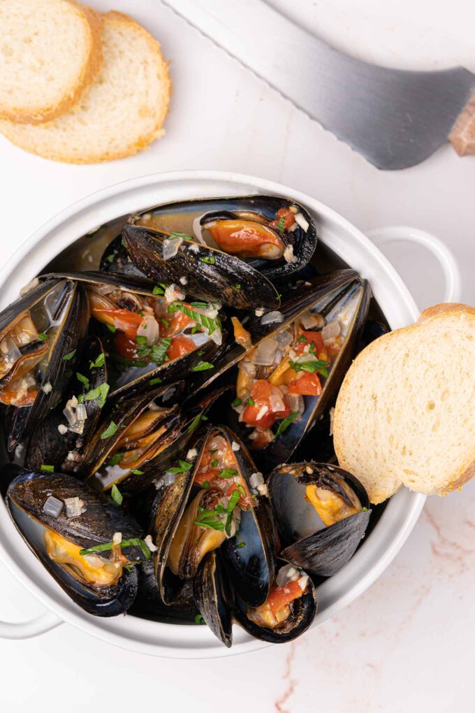 Steamed Mussels Italian-Style